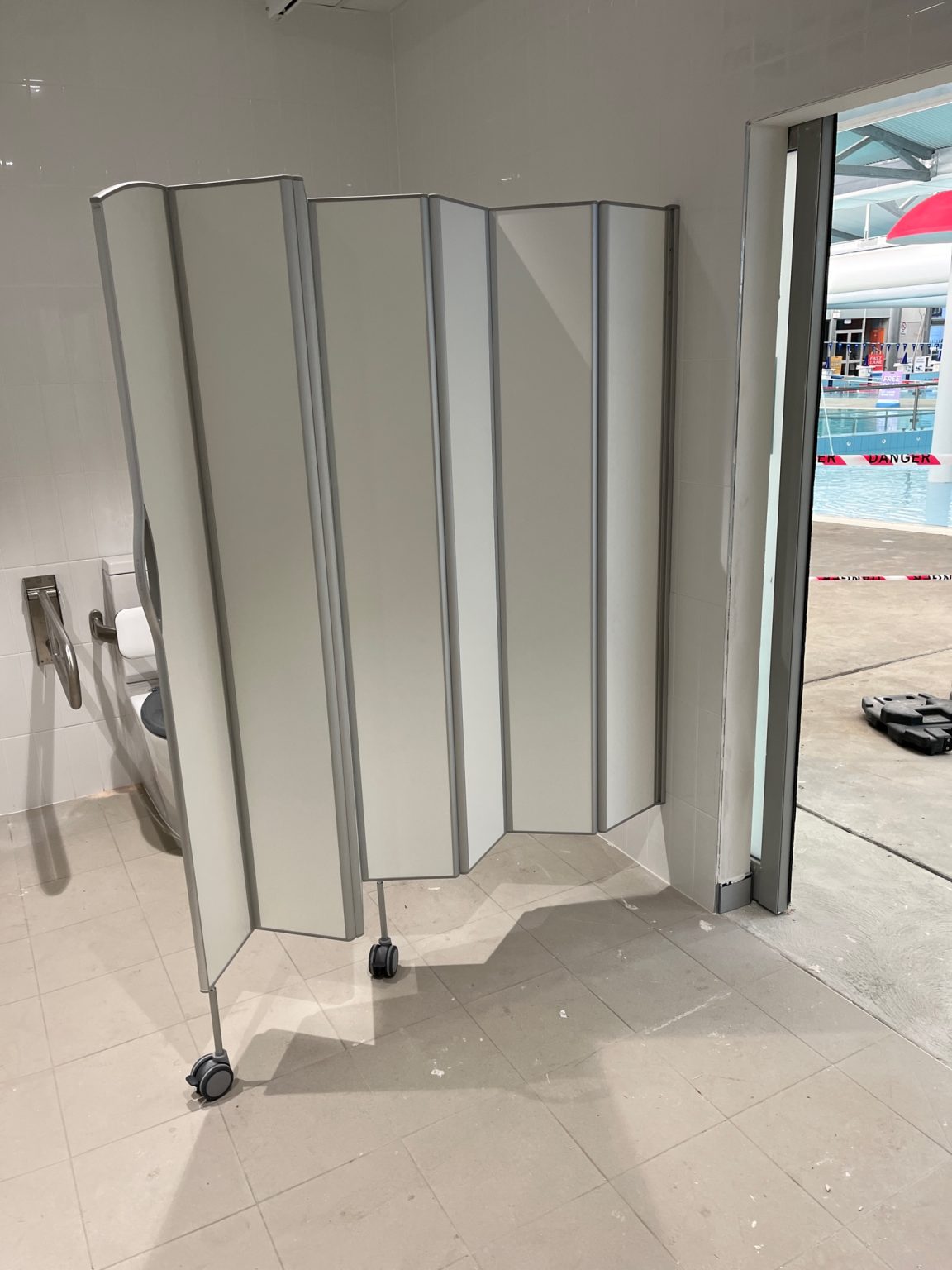 Shower Screens, Curtains & Rods – HenryCare